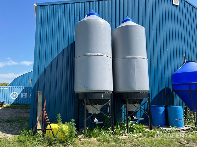 Buffer Valley +/- 150 bu Hopper Grain Bin | Ritchie Bros. Auctioneers