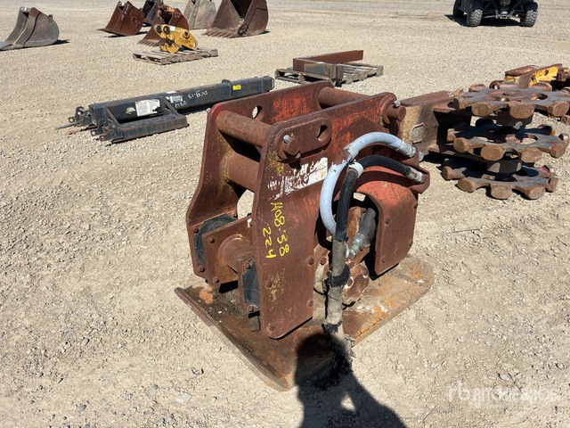 Excavator Plate Compactor Attachment | Ritchie Bros. Auctioneers