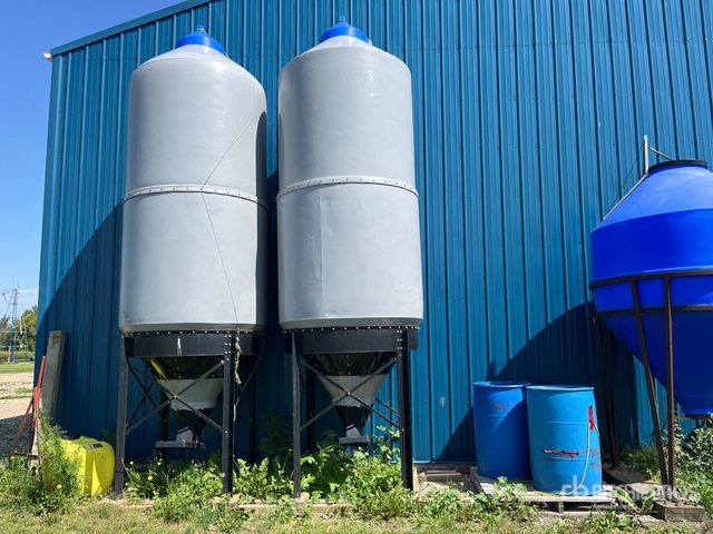 Buffer Valley +/- 150 bu Hopper Grain Bin | Ritchie Bros. Auctioneers