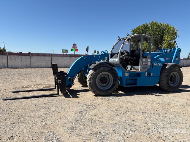 2013 Genie GTH-1544 Telehandler | Ritchie Bros. Auctioneers