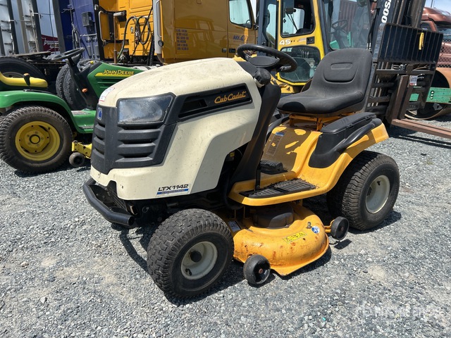 Cub Cadet LTX 1142 Ride-On Tondeuse à gazon (Inoperable) | Ritchie Bros ...