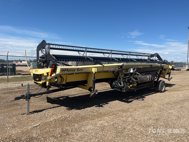 Honeybee 30 ft Draper Combine Header | Ritchie Bros. Auctioneers