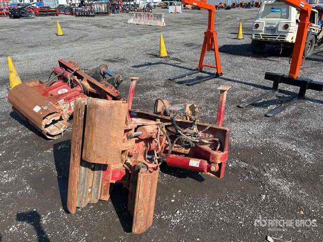 EZ Spot UR EZ-HD08 60 in Skid Steer Pole Setter Grapple | Ritchie Bros ...