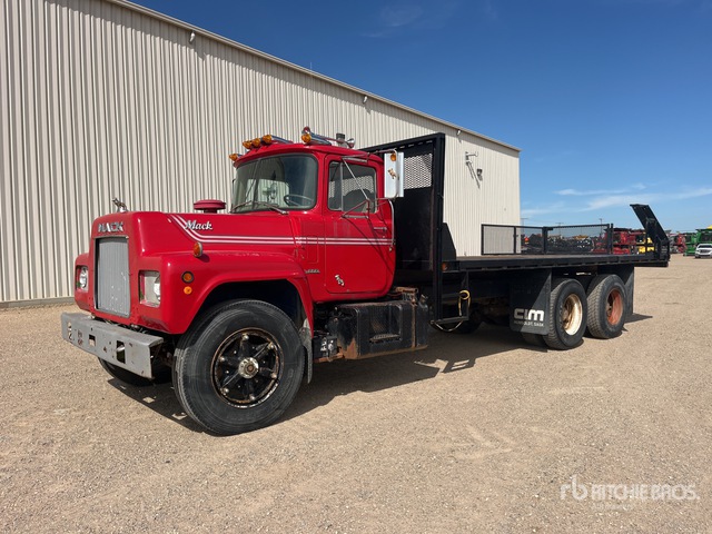 1973 Mack R-600 6x2 Flatbed Truck | Ritchie Bros. Auctioneers