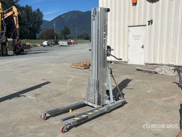 2023 Sumner 2124 Material Hoist | Ritchie Bros. Auctioneers