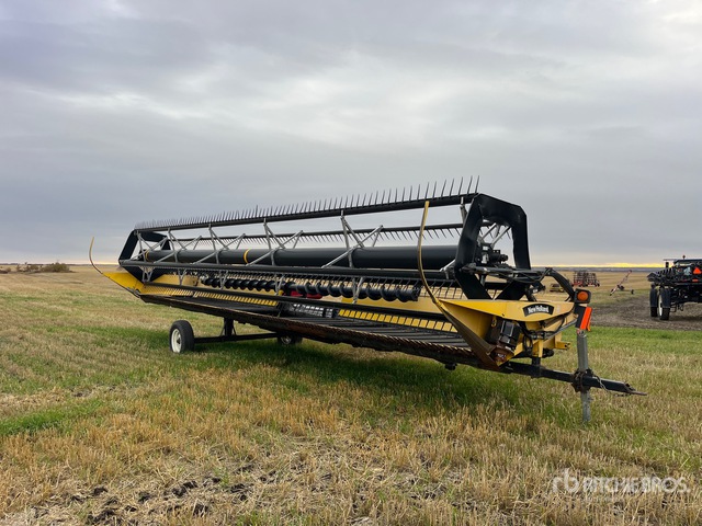 2006 New Holland 94C 30 ft Draper Combine Header | Ritchie Bros ...