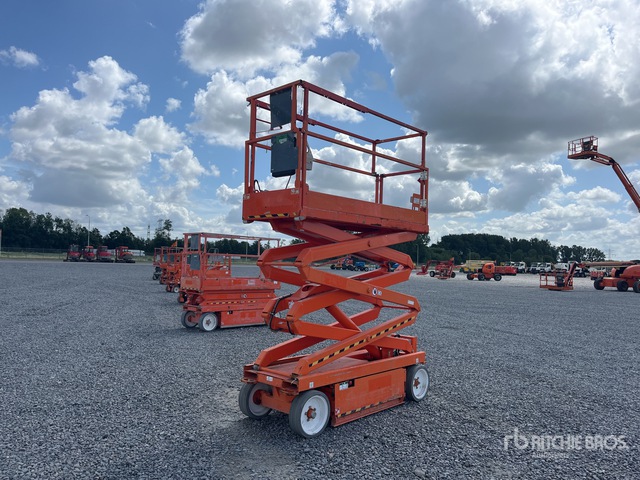 2015 Skyjack SJIII-3220 Electric Scissor Lift | Ritchie Bros. Auctioneers