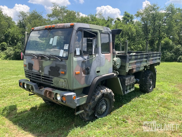 2003 Stewart & Stevenson M1078A1 LMTV 4x4 Cargo Truck in Chambersburg ...