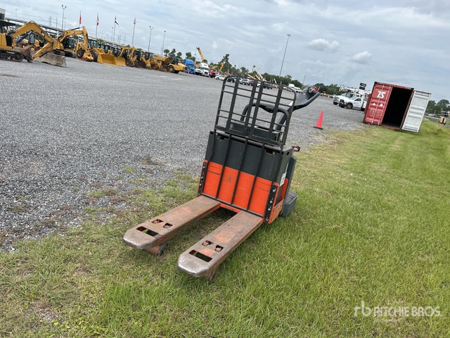 2020 Toyota 8HBE30 6000 lb Electric Pallet Jack | Ritchie Bros. Auctioneers