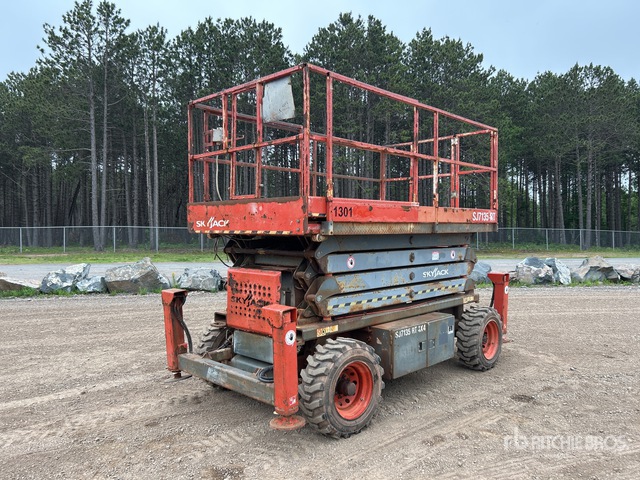 2014 Skyjack SJ7135 RT 4x4 Dual Fuel Scissor Lift | Ritchie Bros ...