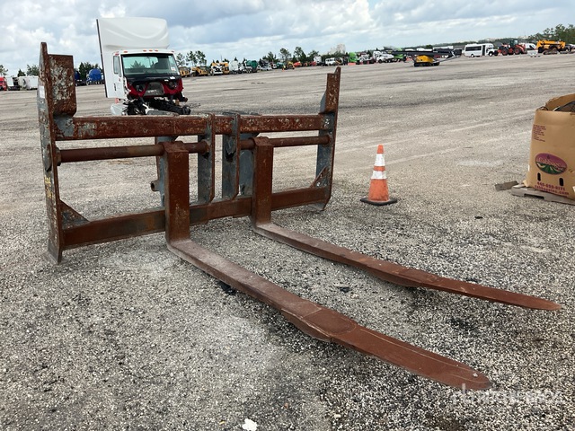 JRB 106 in Wheel Loader Forks | Ritchie Bros. Auctioneers