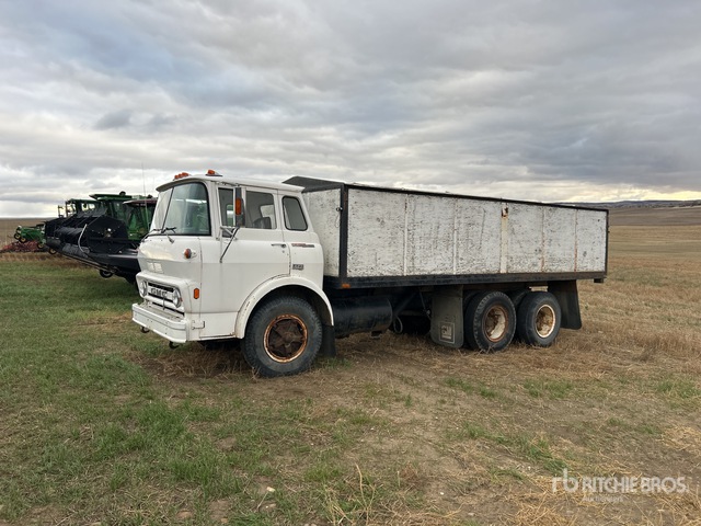 1969 GMC 960 Grain Truck | Ritchie Bros. Auctioneers