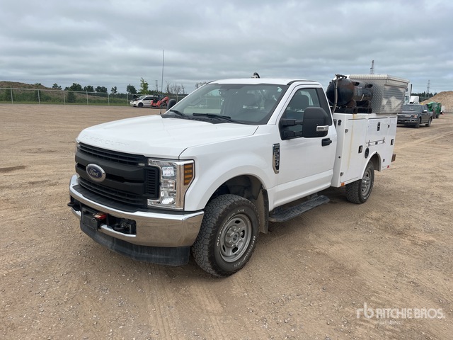 2018 Ford F-250 XL 4x4 Utility Truck | Ritchie Bros. Auctioneers