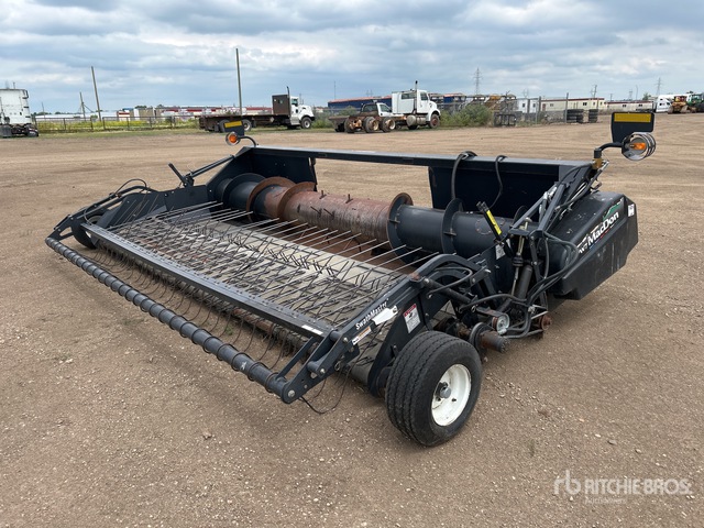 2008 MacDon PW7 15 ft Combine Pickup Header | Ritchie Bros. Auctioneers
