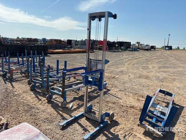 2015 Genie GL-12 12 ft Material Hoist | Ritchie Bros. Auctioneers