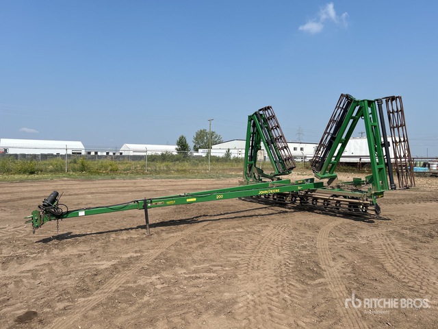 John Deere 200 44 ft Soil Conditioner | Ritchie Bros. Auctioneers