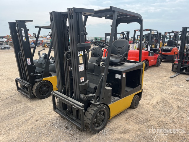 Cat E5000-AC Electric Forklift (Inoperable) | Ritchie Bros. Auctioneers