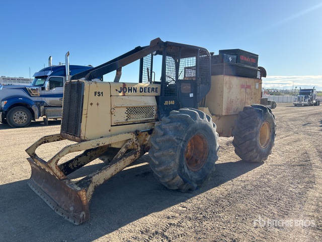 John Deere 640 4x4 Fire Suppression Skidder | Ritchie Bros. Auctioneers