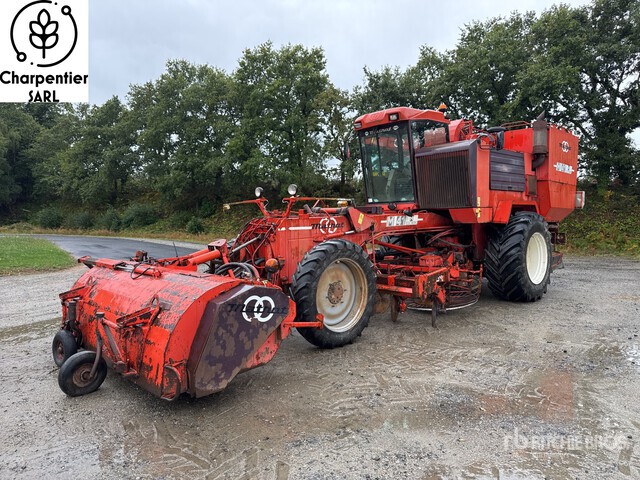 1998 Matrot M41H Self-Propelled 6 Row Arracheuse A Betteraves ...