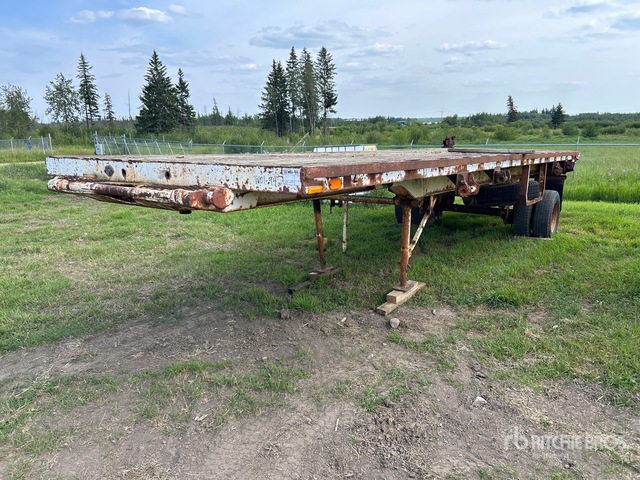 Custom Built 24 ft S/A Flatbed Trailer | Ritchie Bros. Auctioneers