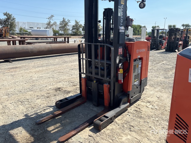 2018 Toyota 9BRU18 3500 lb Reach Truck | Ritchie Bros. Auctioneers