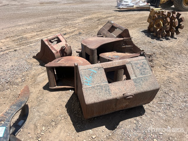 Quantity of (6) Backhoe Rear Bucket | Ritchie Bros. Auctioneers