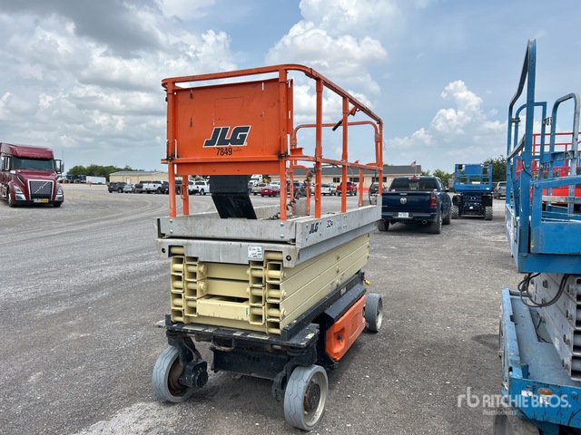 2012 JLG 3246ES Electric Scissor Lift | Ritchie Bros. Auctioneers