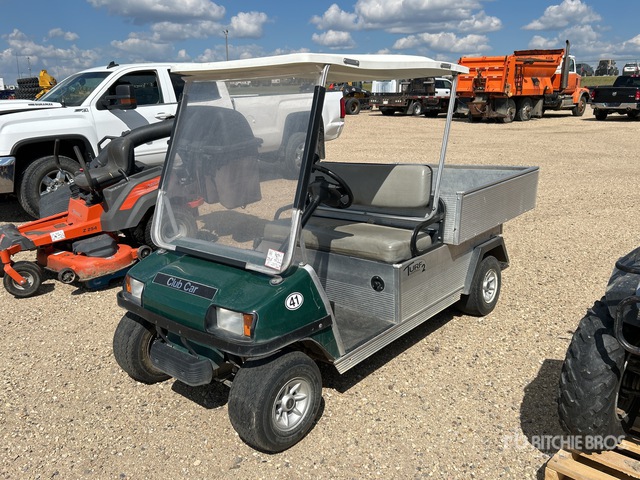 2013 Club Car Turf 2 Carryall Golf Cart (Inoperable) | Ritchie Bros ...