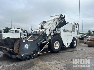 2006 Roadtec SB-2500C Wheel Asphalt Transfer Machine in Wichita, Kansas ...