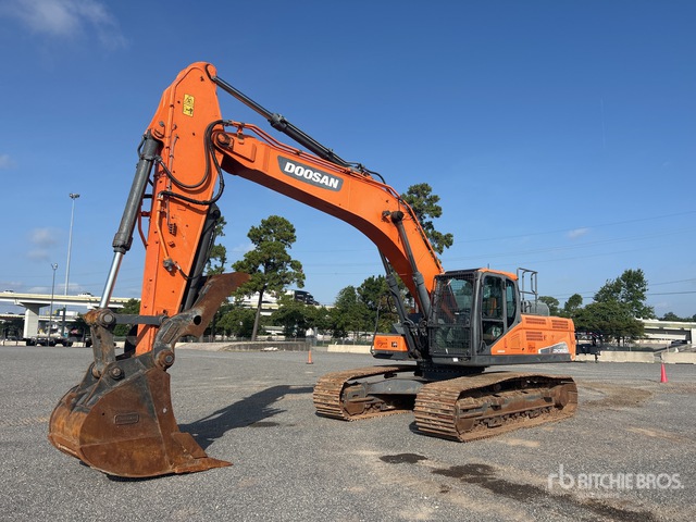 2019 Doosan DX350LC-5 Tracked Excavator | Ritchie Bros. Auctioneers
