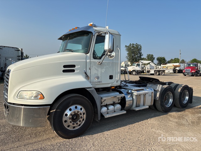 2016 Mack CXU613 6x4 Day Cab Prime Mover | Ritchie Bros. Auctioneers