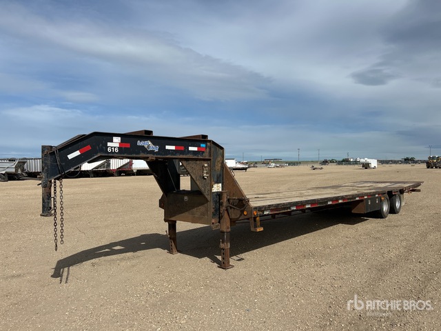 2009 Load Max 36 ft T/A Gooseneck Hydraulic Tail Trailer | Ritchie Bros ...