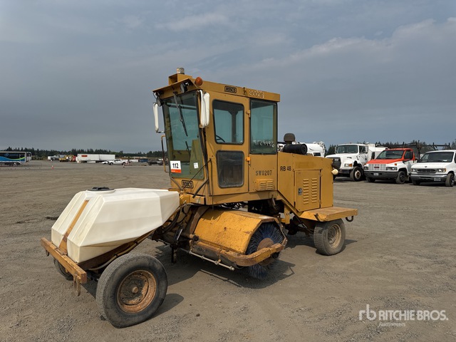 1999 Rosco RB-48 Self-Propelled Broom | Ritchie Bros. Auctioneers
