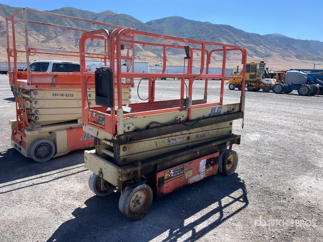 1998 JLG 2033-E Electric Scissor Lift (Inoperable) | Ritchie Bros ...