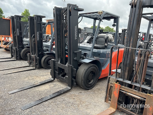 2018 Toyota 8FG45U 9000 lb Pneumatic Tire Forklift | Ritchie Bros ...