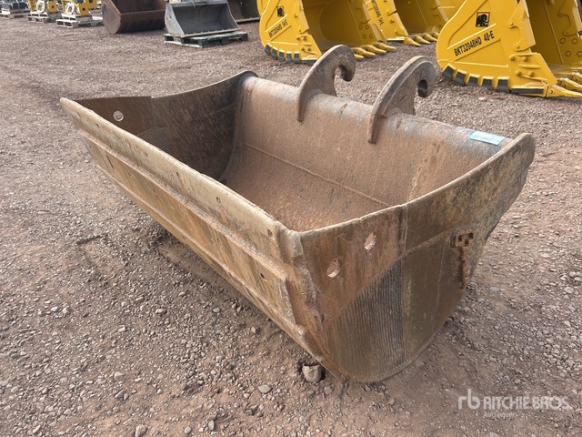 60 in Cleanup Excavator Bucket | Ritchie Bros. Auctioneers