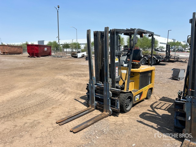 Cat EC30N2 6000 lb Electric Forklift | Ritchie Bros. Auctioneers