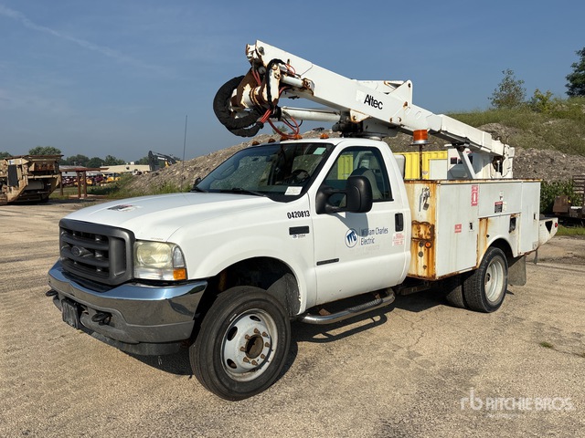 2003 Altec AT37-G 37 ft on 2003 Ford F-550 XL 4x2 Camion nacelle ...