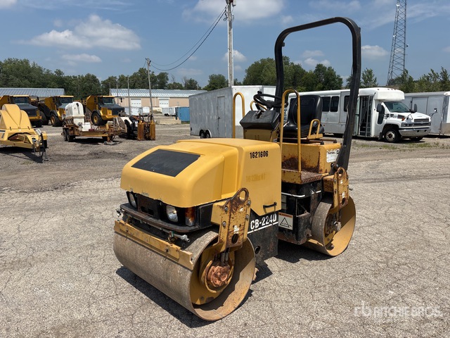 2000 Cat CB-224D Compacteur à double bille | Ritchie Bros. Auctioneers