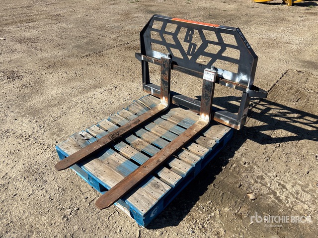 Blue Diamond 48 in Skid Steer Forks | Ritchie Bros. Auctioneers