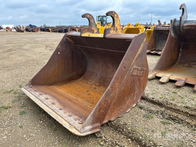 Brandt 66 in Q/C Cleanup Excavator Bucket - Fits John Deere 250G / 290G ...