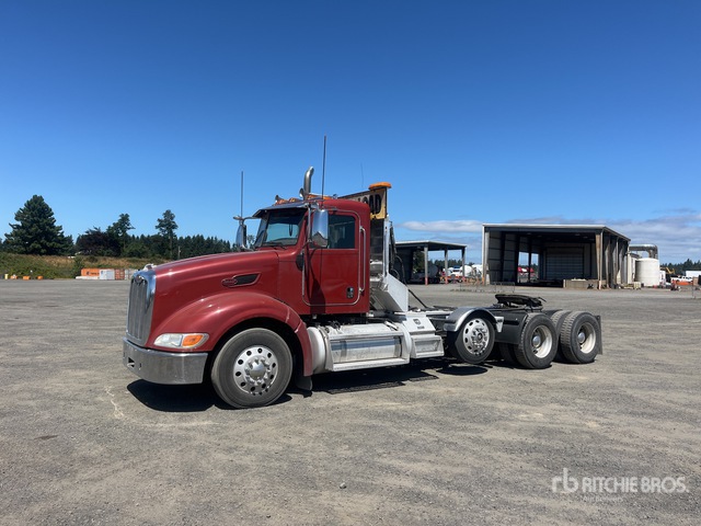 2013 Peterbilt 386 8x4 Tri/A Day Cab Truck Tractor | Ritchie Bros ...