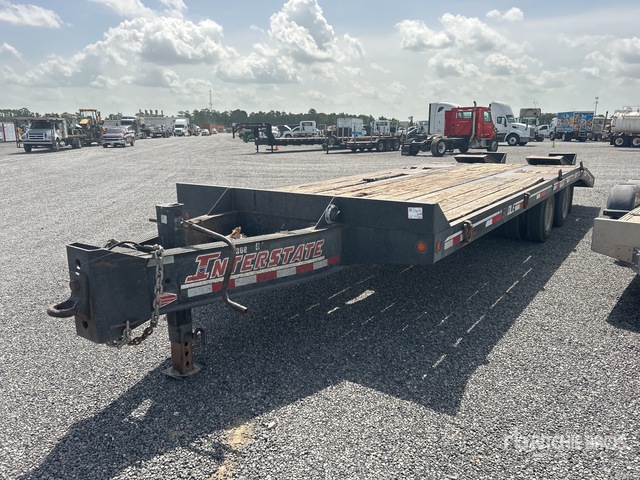 2015 Interstate 30DLE 26 ft T/A Equipment Trailer | Ritchie Bros. Auctioneers
