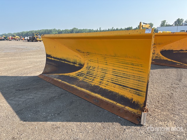 Vallee 168 in Q/C Side Dump Hydraulic Wheel Loader Bucket - Fits ...