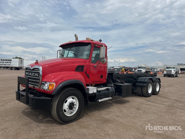 2007 Mack CV713 6x4 Roll-Off Truck | Ritchie Bros. Auctioneers