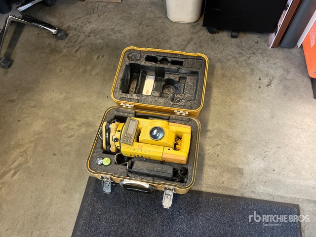 Topcon GTS-303 Electronic Total Station Kit | Ritchie Bros. Auctioneers