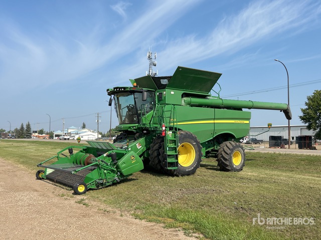 2015 John Deere S680 Combine Harvester | Ritchie Bros. Auctioneers