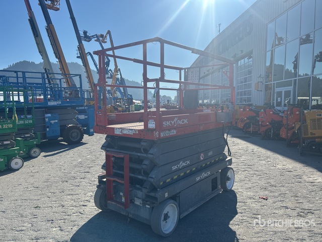 2014 Skyjack SJIII 4632 Electric Scissor Lift | Ritchie Bros. Auctioneers