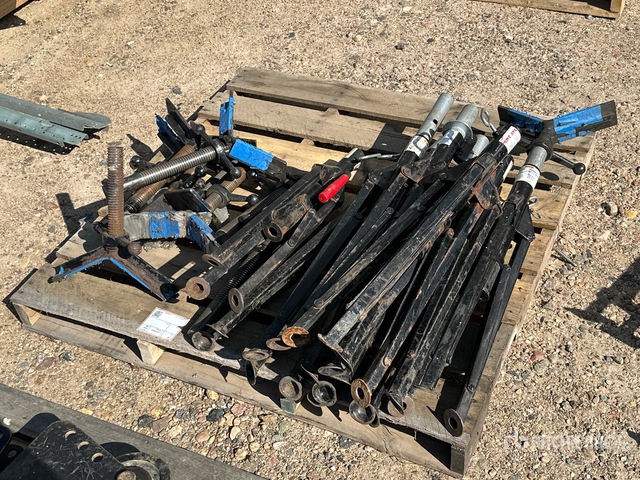 Quantity of (8) Sumner Fat Jack Pipe Stand | Ritchie Bros. Auctioneers