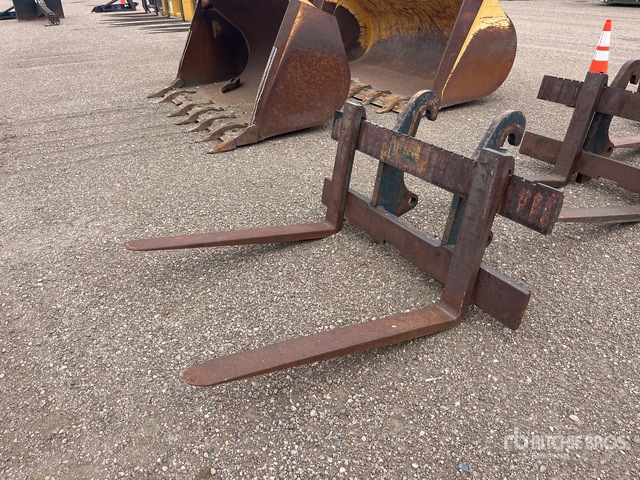 Cat 48 in Wheel Loader Forks | Ritchie Bros. Auctioneers
